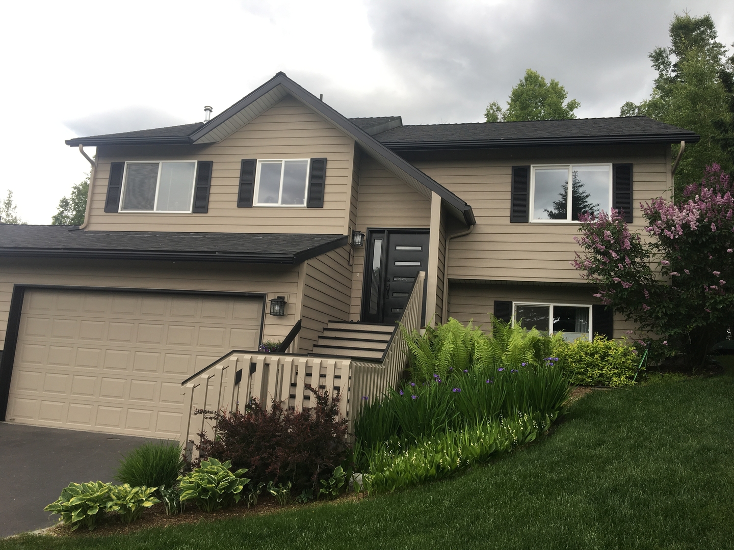 Composite Siding Home Gallery - Everlast Advanced Composite Siding